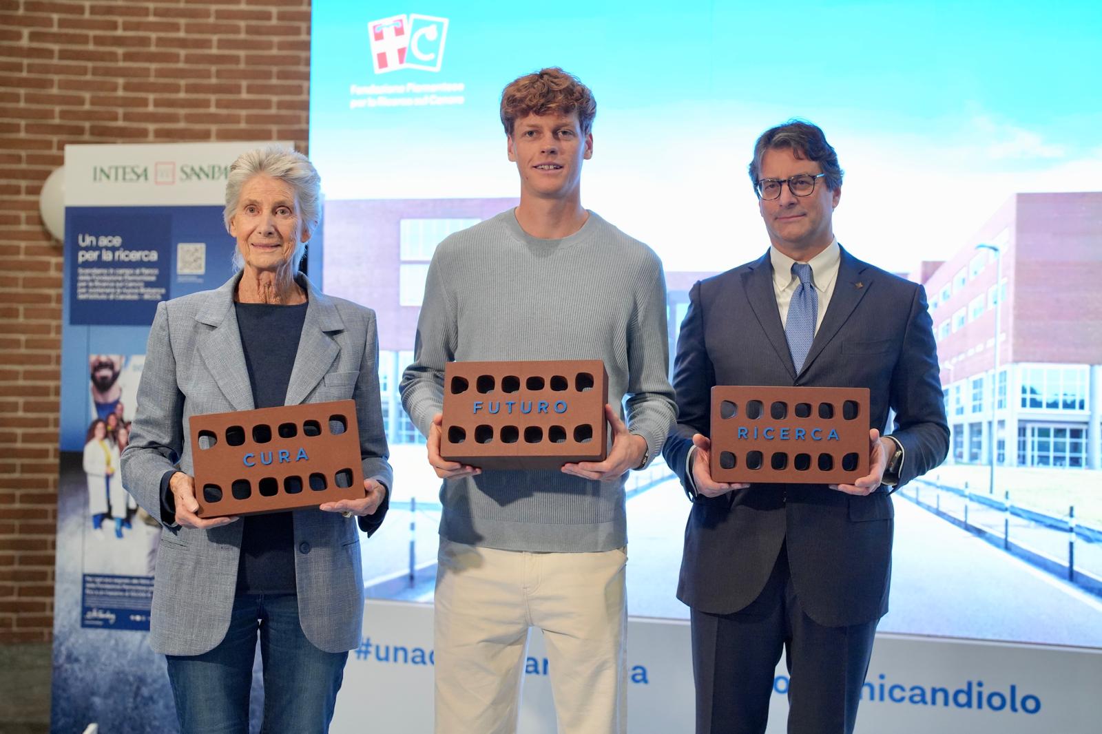 Sinner all’Irccs di Candiolo inaugura il microscopio acquistato con i ...